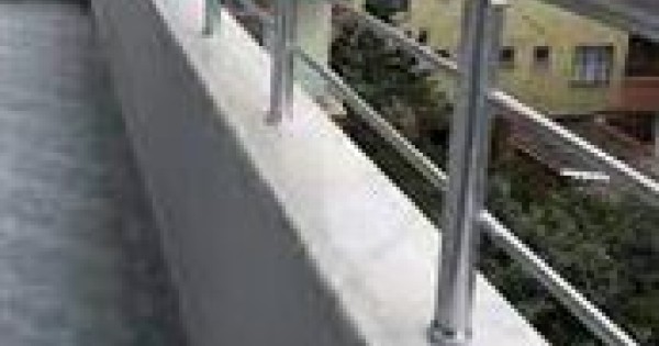 3 cm kalınlığında beyaz mermer levha ile parapet yapılması (3cmx30-40 ...