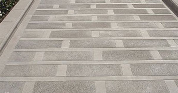 Andezit plaklar ile merdiven basamağı kaplaması yapılması (B:6 cm, R:4 ...